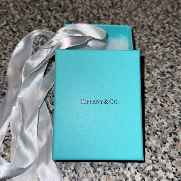 Tiffany & Co. | Jewelry | Tiffany Gift Box | Poshmark